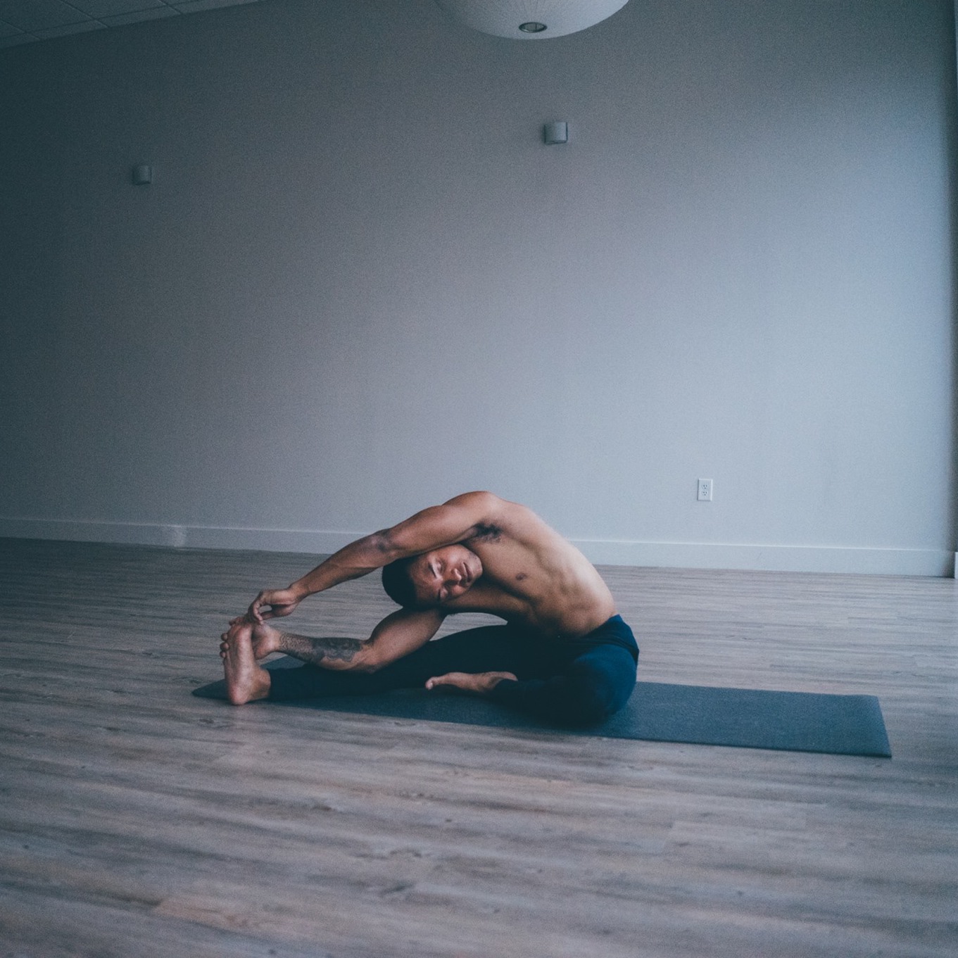 15 вдохновляющих мужчин-йогов ⋆ Блог Аватара